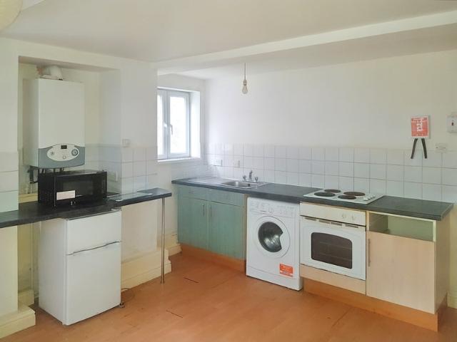 Opp Victoria Park 1 bed Apartment