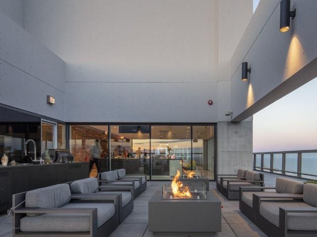 Optima Signature 2 Bedroom Apartment for Rent at 220 E Illinois St, Chicago, IL 60611 Near North Side