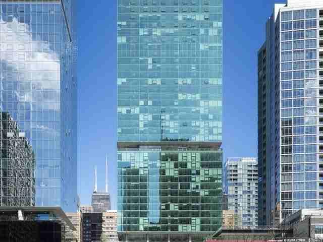 Optima Signature 2 Bedroom Apartment for Rent at 220 E Illinois St, Chicago, IL 60611 Near North Side