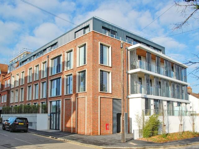 Optimal House, Station Road, Gerrards Cross, Buckinghamshire SL9, 2 bed flat to rent, £1,875 pcm | PrimeLocation