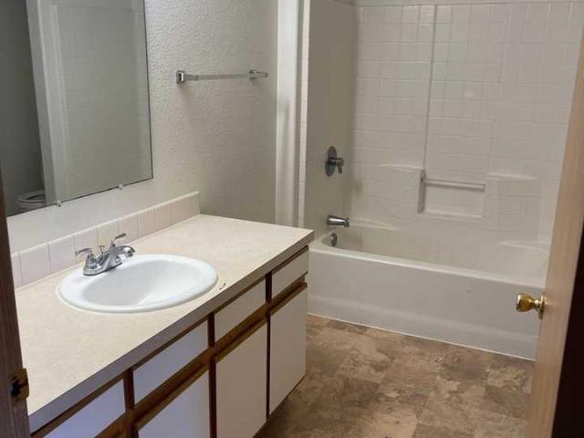 OR Xuan Place Division 2 Bedroom Apartment for Rent at 14034 Se Division St, Portland, OR 97236 Powellhurst Gilbert