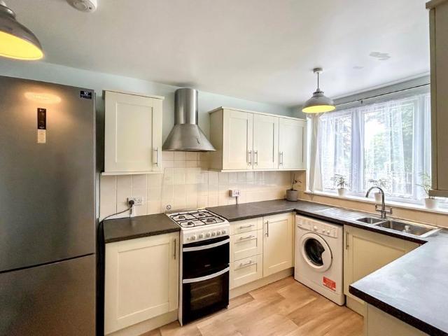 Ormanton Road, Sydenham, SE26 3 bed end of terrace house to rent £2,400 pcm £554 pw