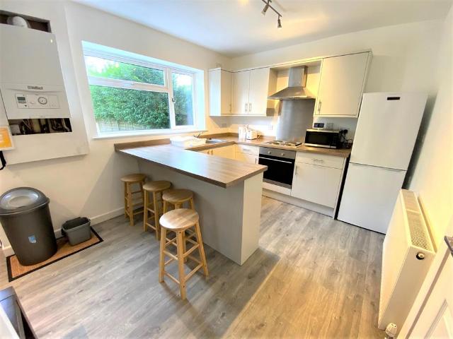 Orme Road, Newcastle under Lyme, ST5 4 bed semi detached house to rent £1,668 pcm £385 pw