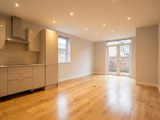 Ormiston Grove, Chiswick, London W120Js W12, 2 bed flat to rent, £2,400 pcm | PrimeLocation