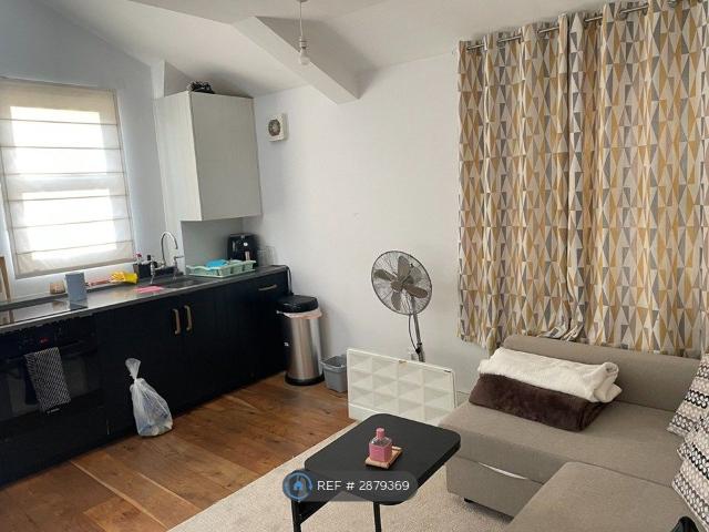 Ormiston Grove, London W12, 1 bed flat to rent, £1,900 pcm | PrimeLocation