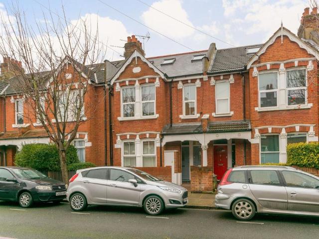 Ormiston Grove, Shepherd's Bush. 1 bed flat to rent £1,750 pcm £404 pw
