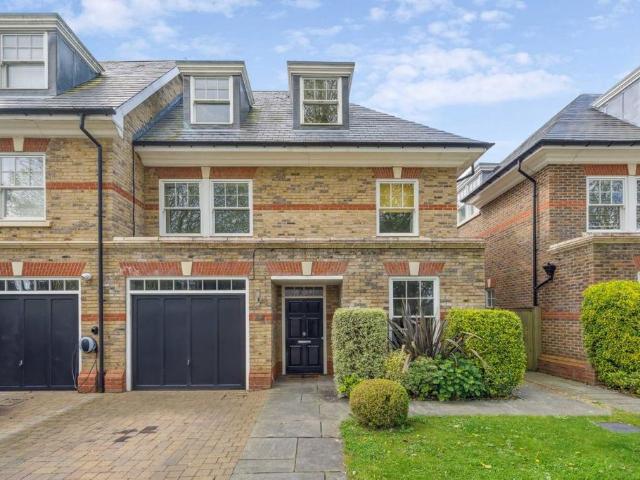 Ormond Avenue, Hampton TW12 4 bed semi detached house to rent £5,000 pcm £1,154 pw