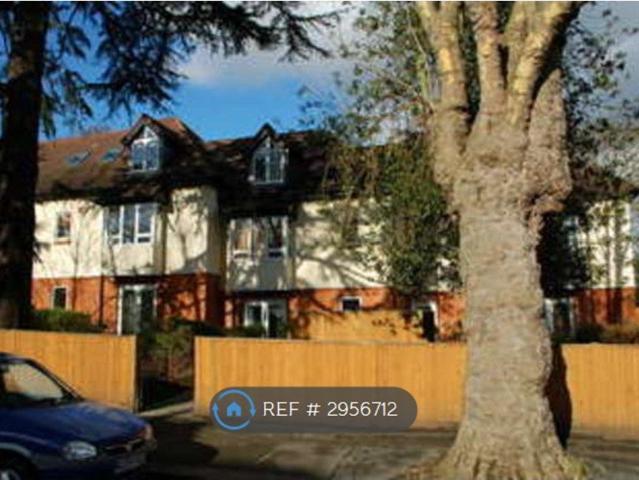 Ormond Avenue, Hampton TW12, 2 bed flat to rent, £1,880 pcm | PrimeLocation