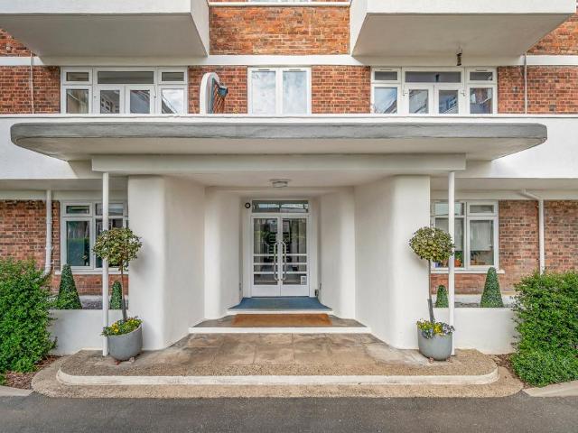Ormonde Court, 364 Upper Richmond. 2 bed flat to rent £2,250 pcm £519 pw