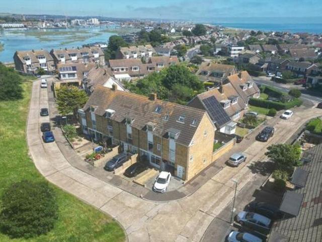 Ormonde Way, Shoreham by sea, 4 Bedroom Town