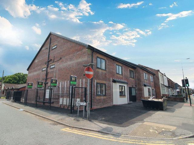 Ormskirk Road, Pemberton, Wigan WN5, 1 bed flat to rent, £750 pcm | PrimeLocation
