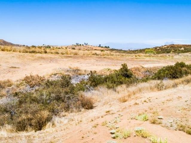 Orange, Menifee, CA 92584
