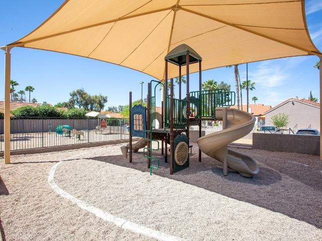 Orange Tree Village 3 Bedroom Apartment for Rent at 645 W Orange Grove Rd, Tucson, AZ 85704