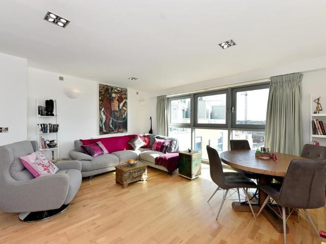 Orbis Wharf, Bridges Court Road. 1 bed flat to rent £2,325 pcm £537 pw