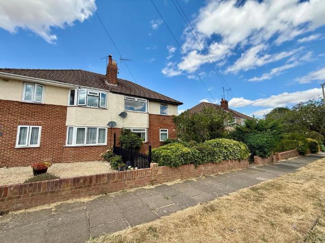 Orchard Avenue, Cheltenham GL51 2 bed flat to rent £1,050 pcm £242 pw