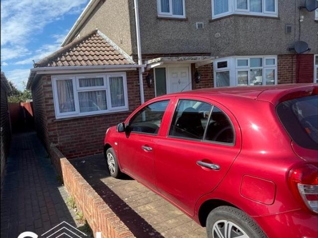 Orchard Avenue, Feltham TW14, Studio to rent, £899 pcm | PrimeLocation