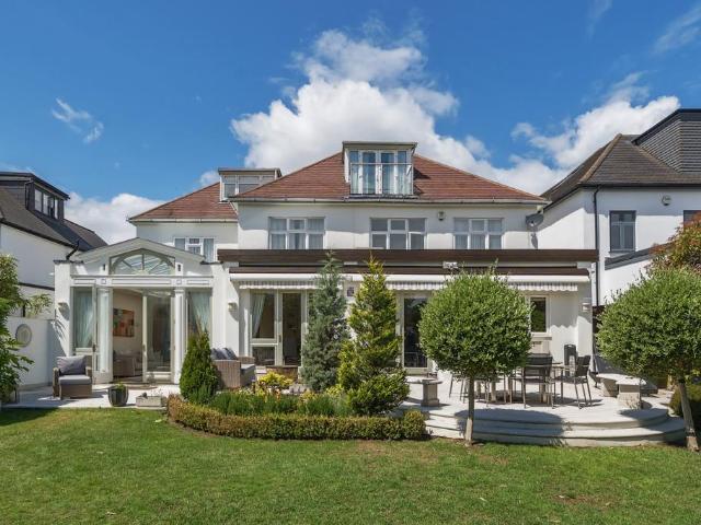 Orchard Avenue London N3 6 bed detached house to rent £9,000 pcm £2,077 pw