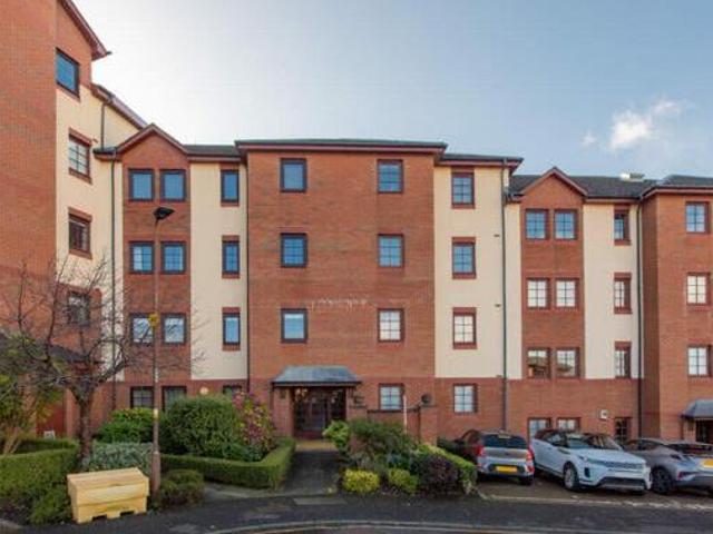 / Orchard Brae Avenue, Craigleith, 2 Bedroom Flat