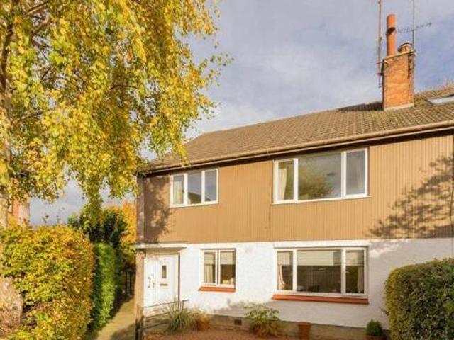 Orchard Brae Gardens, Edinburgh, 2 Bedroom Flat