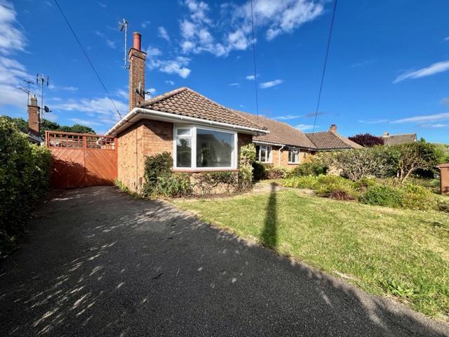 Orchard Close, Great Baddow 2 bed semi detached bungalow to rent £1,550 pcm £358 pw