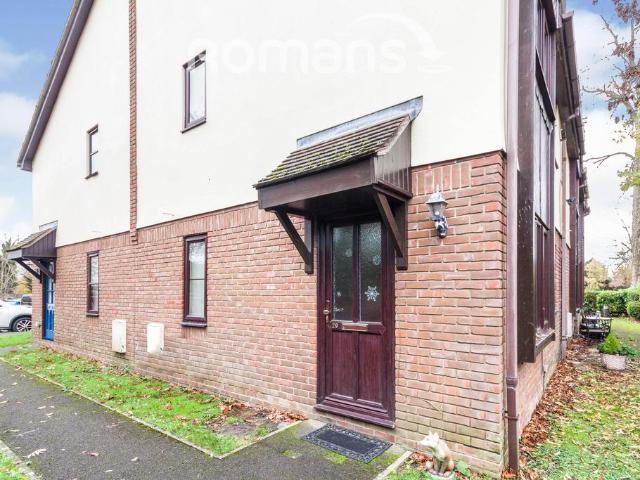 Orchard Close, Wokingham, RG40 2 bed terraced house to rent £1,295 pcm £299 pw