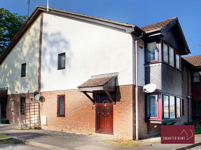 Orchard Close, Wokingham RG40, 2 bed terraced house to rent, £2,880 pcm | PrimeLocation