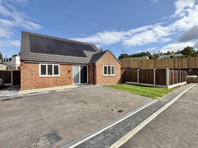 Orchard Croft, Royston, Barnsley S71, 2 bed detached bungalow to rent, £1,300 pcm | PrimeLocation