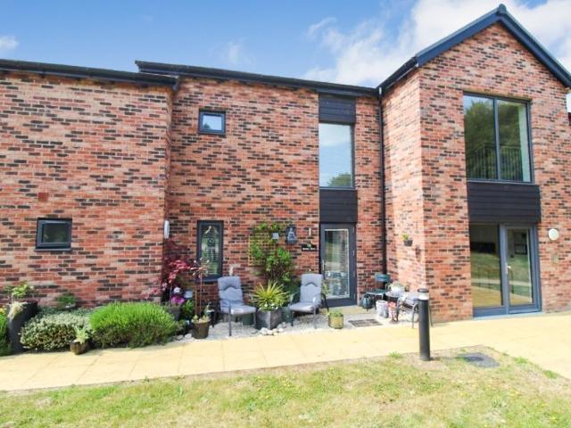 Orchard Drive, Kempston, Bedford MK42, 2 bed flat to rent, £1,300 pcm | PrimeLocation