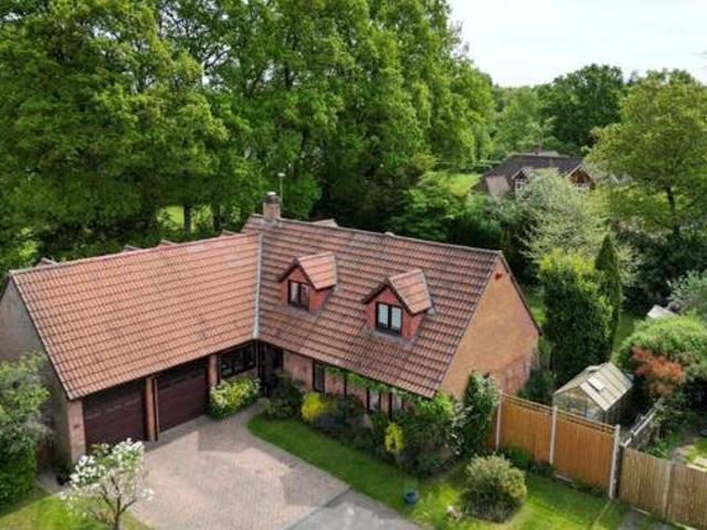 Orchard End, Rowledge, 6 Bedroom Detached