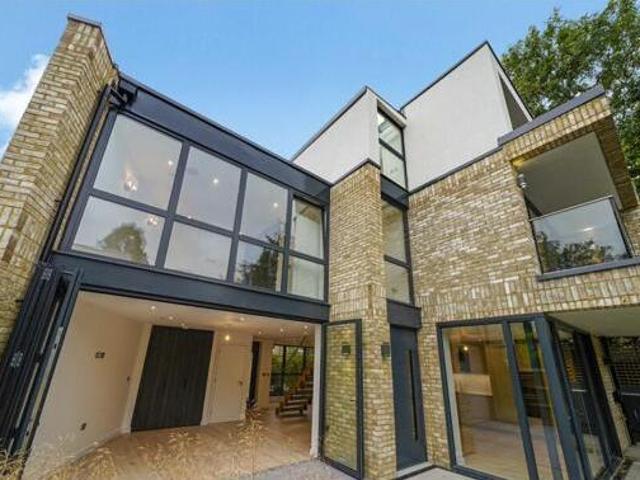 Orchard Grove, London, 4 Bedroom Detached