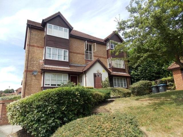 Orchard Grove, London SE20, Studio to rent, £1,200 pcm | PrimeLocation