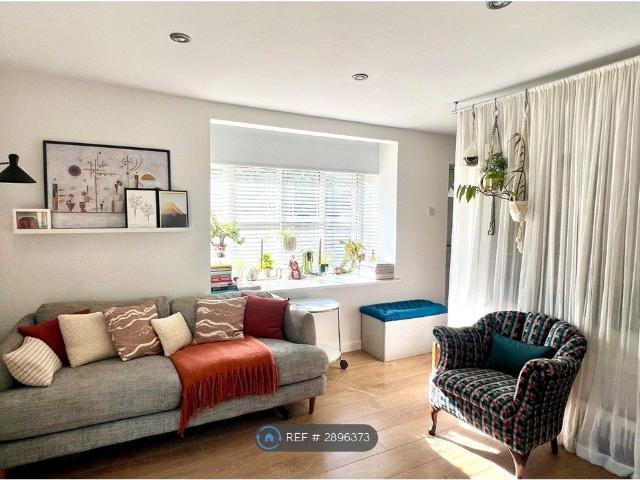 Orchard Grove, London SE20, Studio to rent, £1,375 pcm | PrimeLocation