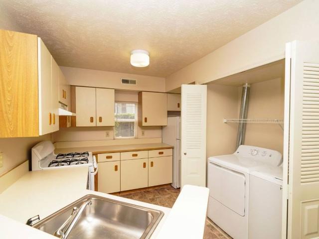 Orchard Lakes Apartments 1 Bedroom Apartment for Rent at 2161 E Orchard Lakes Pl, Toledo, OH 43615 Reynolds Corners