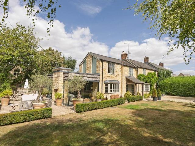 Orchard Leigh, West End, Kingham 4 bed semi detached house to rent £5,500 pcm £1,269 pw