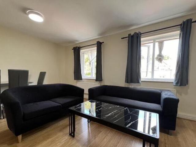 Orchard Lodge, North Hill Road, 3 Bedroom Flat