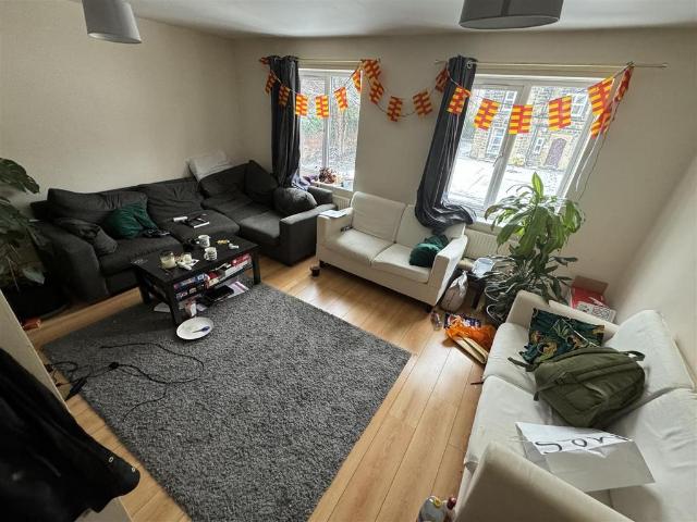 Orchard Lodge, Hyde Park, Leeds, LS6 2EN 3 bed apartment to rent £1,820 pcm £420 pw