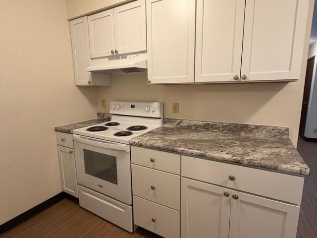 Orchard Park 2 Bedroom Apartment for Rent at 7805 Harney St, Omaha, NE 68114 Old Loveland