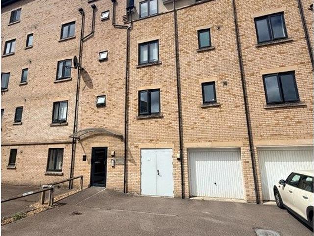 Orchard Park, Cambridge CB4, 2 bed flat to rent, £1,550 pcm | PrimeLocation