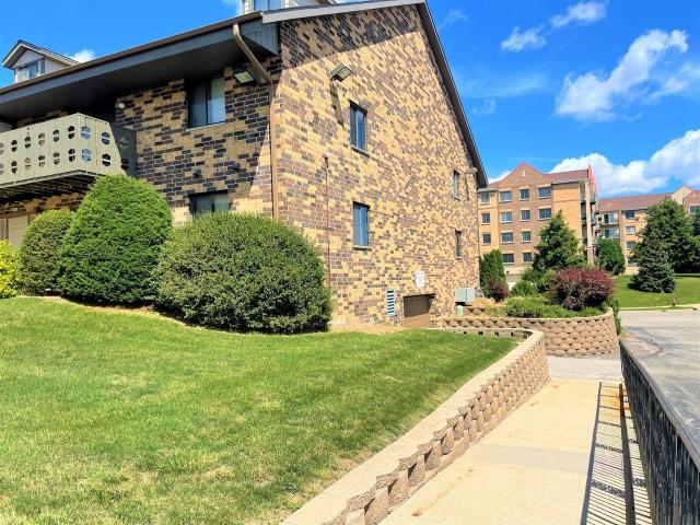 Orchard Park Apartments 2 Bedroom Apartment for Rent at 6901 W Orchard St, West Allis, WI 53214
