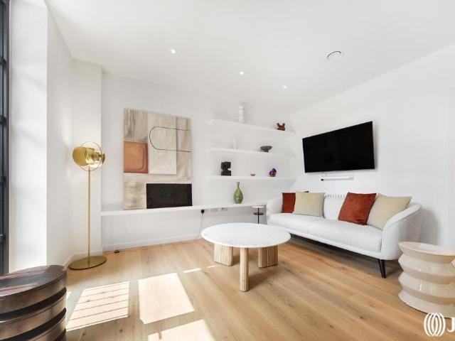Orchard Place, Goodluck Hope E14 3 bed townhouse to rent £5,950 pcm £1,373 pw