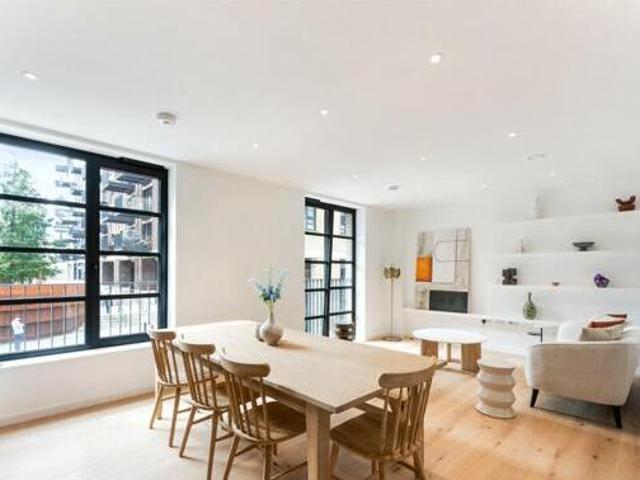 Orchard Place, London, 4 Bedroom Terraced