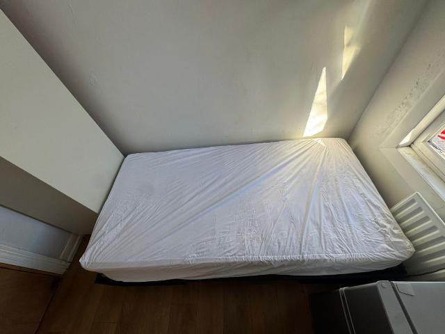 Orchard Place, London E14, Room to rent, £750 pcm | PrimeLocation