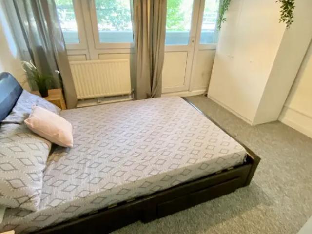 Orchard Place, London E14, Room to rent, £700 pcm | PrimeLocation