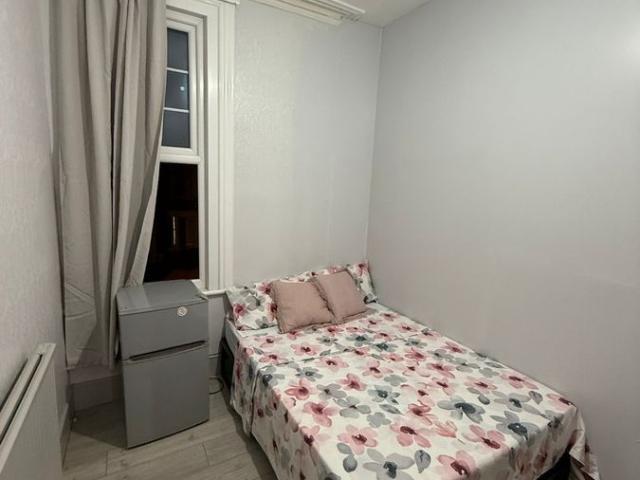Orchard Place, London E14, Room to rent, £725 pcm | PrimeLocation