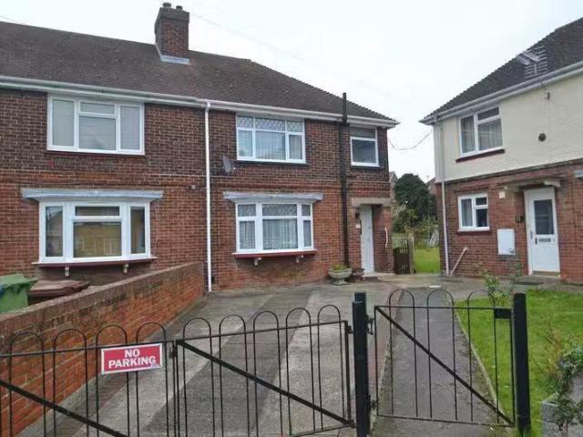 Orchard Place, Sittingbourne ME10 2 bed terraced house to rent.