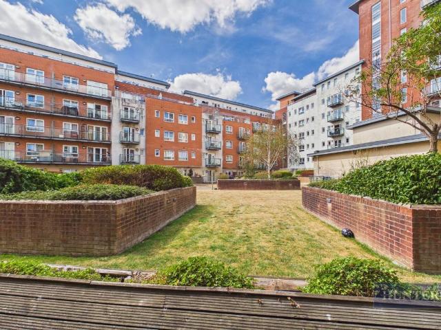 Orchard Place, Southampton SO14, 2 bed flat to rent, £1,450 pcm | PrimeLocation