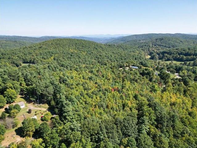 Orchard Rd, Deep Gap, NC 28618