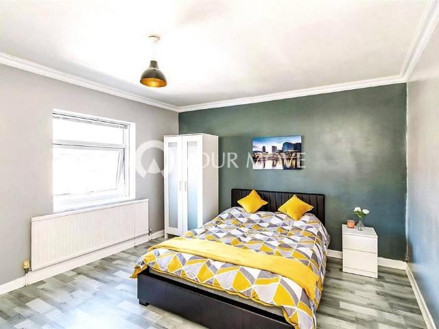 Orchard Road, Hampshire PO4 5 bed house to rent £2,915 pcm £673 pw