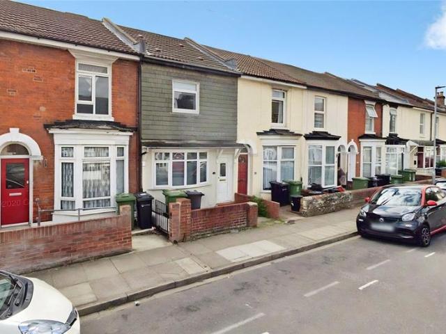 Orchard Road, Hampshire PO4 5 bed house to rent £2,975 pcm £687 pw