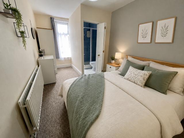 Orchard Road, Southsea PO4, Room to rent, £675 pcm | PrimeLocation